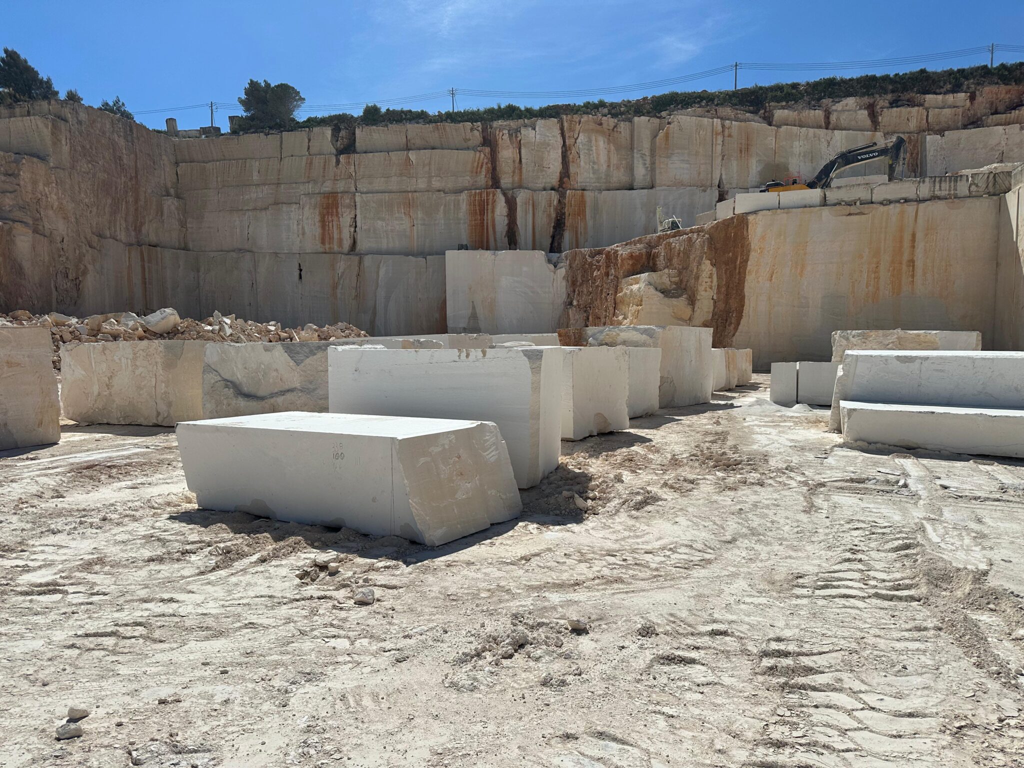Limestone: What it is, types and uses - Fiorantina Stone